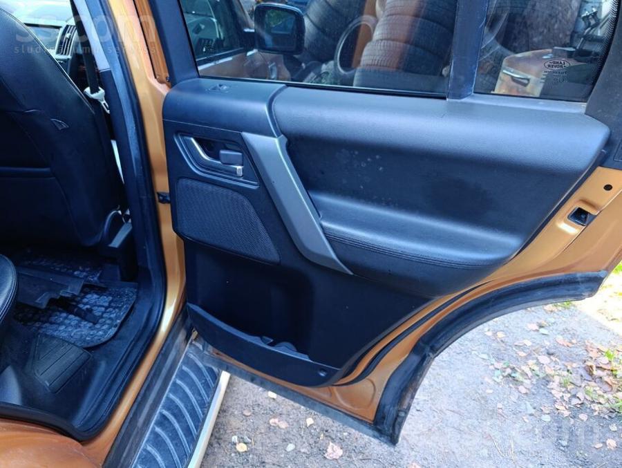 Oranžs Land Rover Freelander 2007 Dobele, ar dzinēja tilpumu 3.20 L un nobraukumu 283 tūkst. km par 2300 €, foto 15 vietnē AUTOMOTO.COM.LV