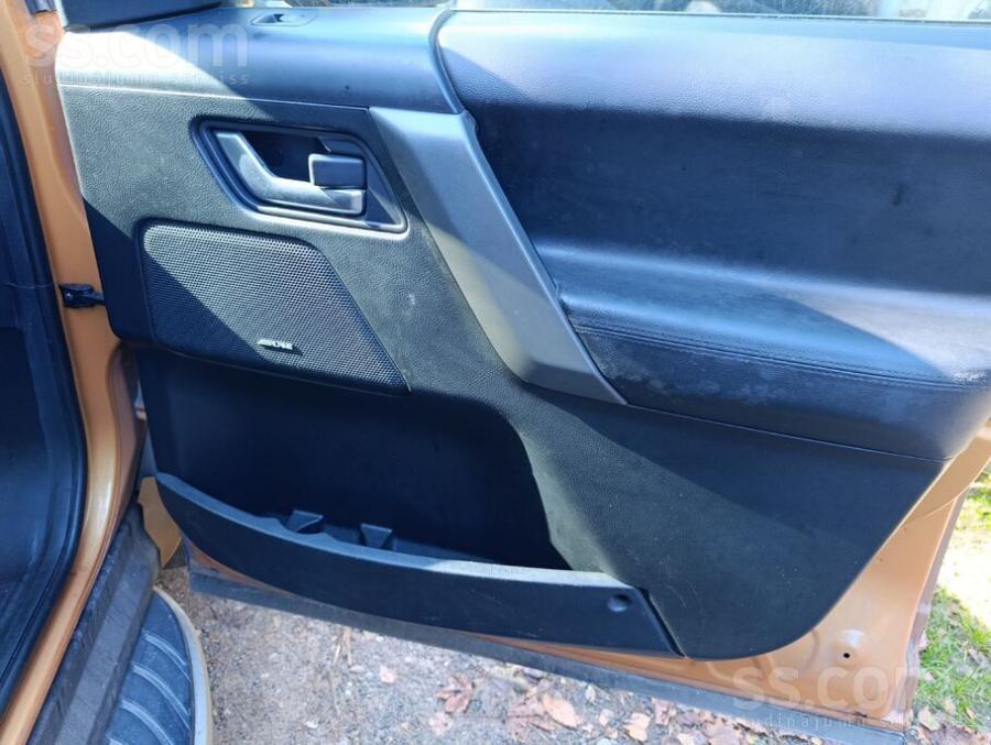 Oranžs Land Rover Freelander 2007 Dobele, ar dzinēja tilpumu 3.20 L un nobraukumu 283 tūkst. km par 2300 €, foto 18 vietnē AUTOMOTO.COM.LV
