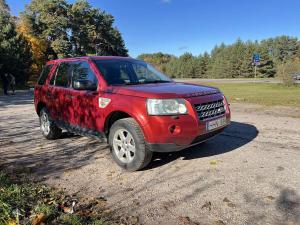 Sarkans Land Rover Freelander 2007 Viļņa, ar dzinēja tilpumu 2.18 L un nobraukumu 387 tūkst. km par 2800 €, foto  vietnē AUTOMOTO.COM.LV