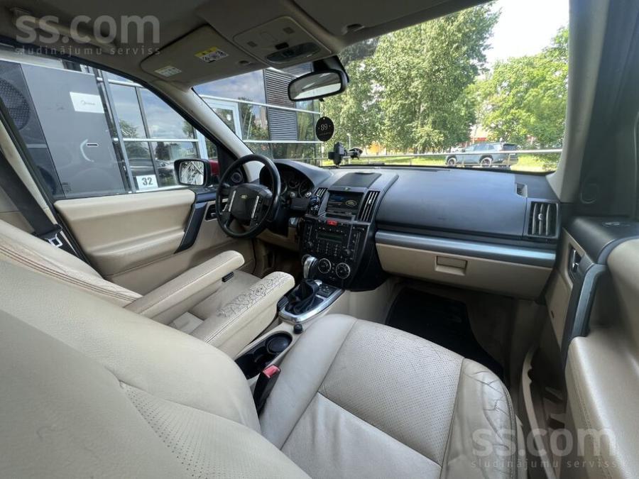Sarkans Land Rover Freelander 2007 Rīga, ar dzinēja tilpumu 2.20 L un nobraukumu 350 tūkst. km par 3100 €, foto 8 vietnē AUTOMOTO.COM.LV