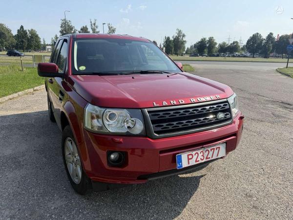 Red Land Rover Freelander 2012 in Kaunas, with an engine capacity of 2.18 L and mileage of 321 thousand km for 6850 €, photo 3 on AUTOMOTO.COM.LV