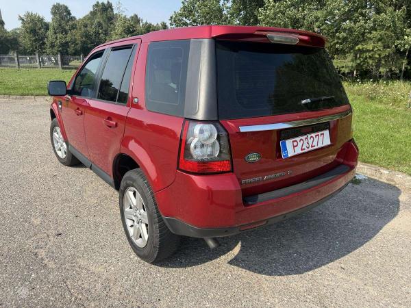 Red Land Rover Freelander 2012 in Kaunas, with an engine capacity of 2.18 L and mileage of 321 thousand km for 6850 €, photo 8 on AUTOMOTO.COM.LV