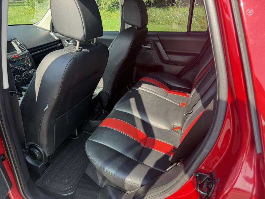 Red Land Rover Freelander 2012 in Kaunas, with an engine capacity of 2.18 L and mileage of 321 thousand km for 6850 €, photo 14 on AUTOMOTO.COM.LV