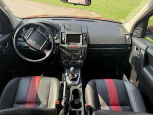 Red Land Rover Freelander 2012 in Kaunas, with an engine capacity of 2.18 L and mileage of 321 thousand km for 6850 €, photo 17 on AUTOMOTO.COM.LV