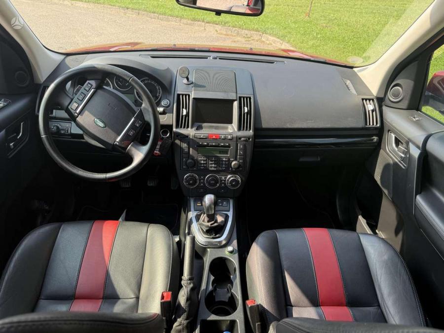 Red Land Rover Freelander 2012 in Kaunas, with an engine capacity of 2.18 L and mileage of 321 thousand km for 6850 €, photo 17 on AUTOMOTO.COM.LV