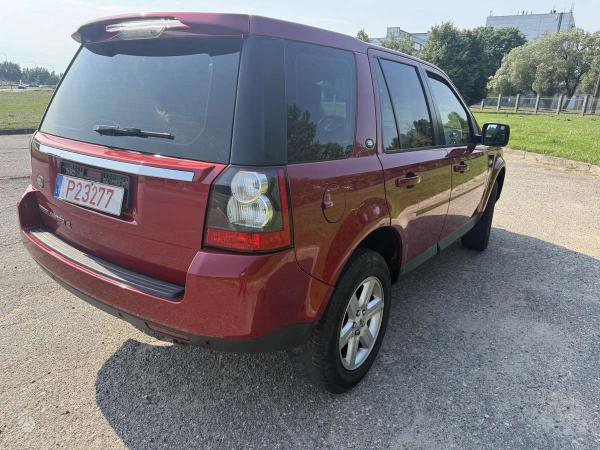 Sarkans Land Rover Freelander 2012 Kauņa, ar dzinēja tilpumu 2.18 L un nobraukumu 321 tūkst. km par 6850 €, foto 4 vietnē AUTOMOTO.COM.LV