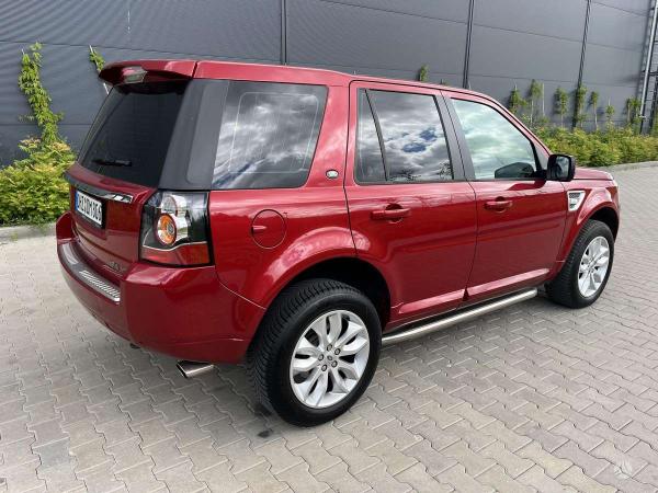 Red Land Rover Freelander 2013 in Vilnius, with an engine capacity of 2.00 L and mileage of 190 thousand km for 6550 €, photo 5 on AUTOMOTO.COM.LV
