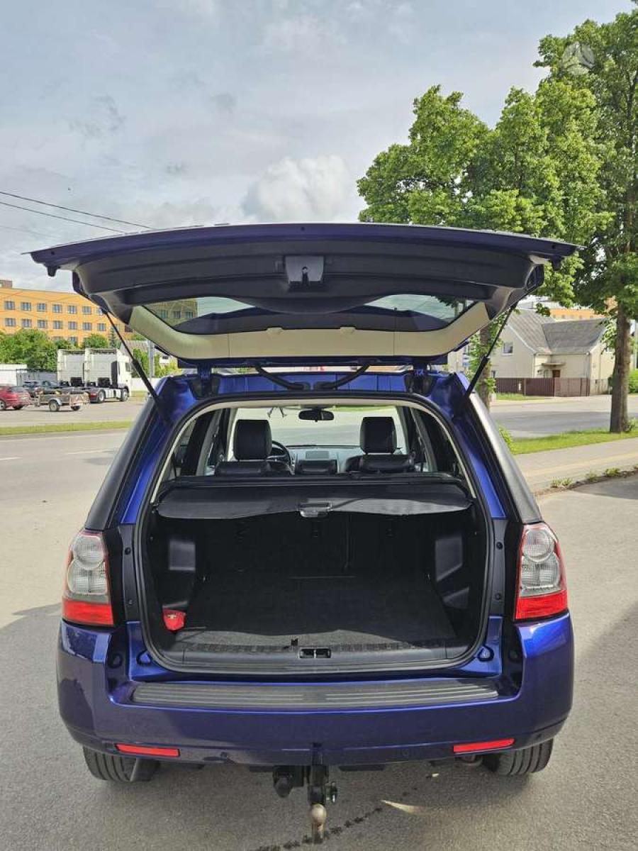 Violet Land Rover Freelander 2011 in Siauliai, with an engine capacity of 2.18 L and mileage of 294 thousand km for 7450 €, photo 13 on AUTOMOTO.COM.LV