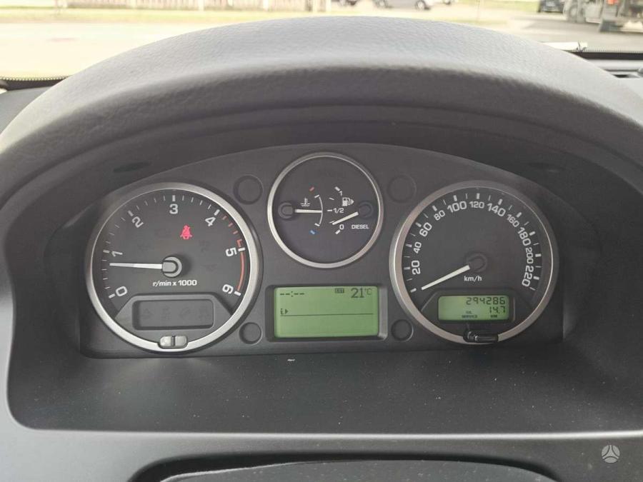 Violet Land Rover Freelander 2011 in Siauliai, with an engine capacity of 2.18 L and mileage of 294 thousand km for 7450 €, photo 28 on AUTOMOTO.COM.LV
