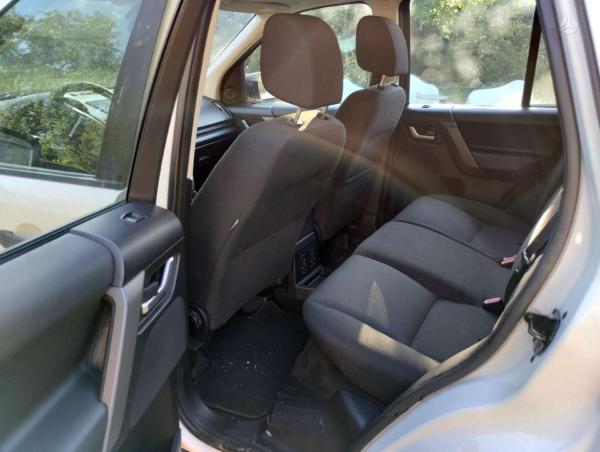 Balts Land Rover Freelander 2009 Viļņa, ar dzinēja tilpumu 2.18 L un nobraukumu 309 tūkst. km par 3200 €, foto 11 vietnē AUTOMOTO.COM.LV