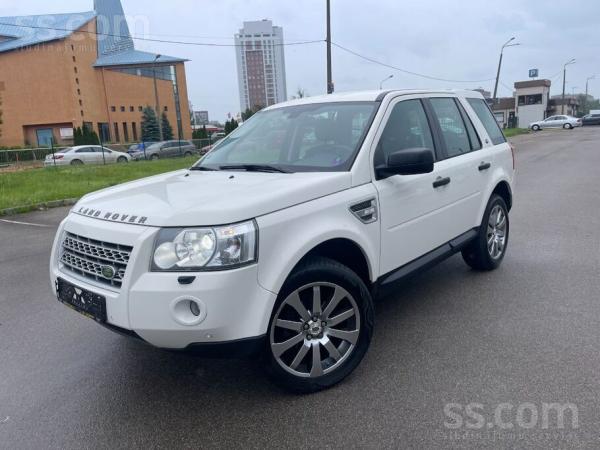 White Land Rover Freelander 2010 in Riga, with an engine capacity of 2.20 L and mileage of 309 thousand km for 5950 €, photo 1 on AUTOMOTO.COM.LV