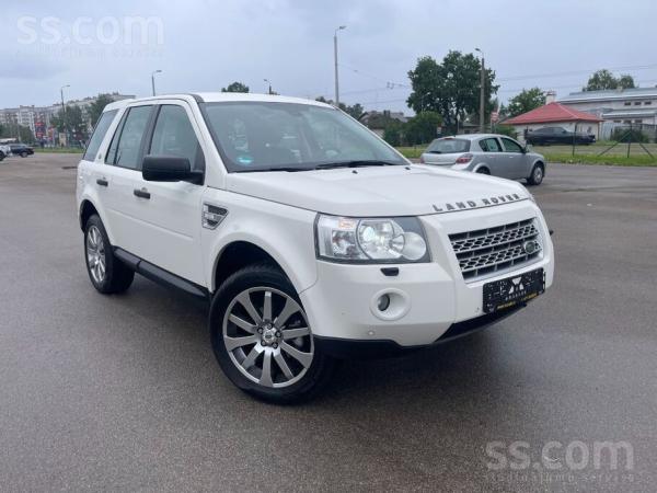 White Land Rover Freelander 2010 in Riga, with an engine capacity of 2.20 L and mileage of 309 thousand km for 5950 €, photo 3 on AUTOMOTO.COM.LV