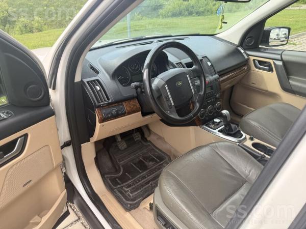 Balts Land Rover Freelander 2010 Daugavpils, ar dzinēja tilpumu 2.20 L un nobraukumu 269 tūkst. km par 5750 €, foto 8 vietnē AUTOMOTO.COM.LV