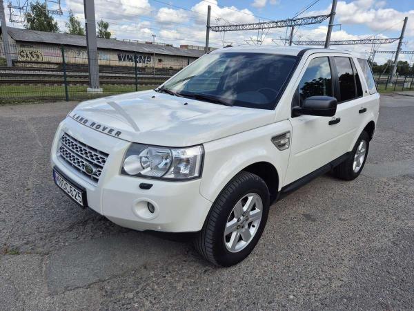 Balts Land Rover Freelander 2010 Šauļi, ar dzinēja tilpumu 2.20 L un nobraukumu 256 tūkst. km par 4500 €, foto 1 vietnē AUTOMOTO.COM.LV