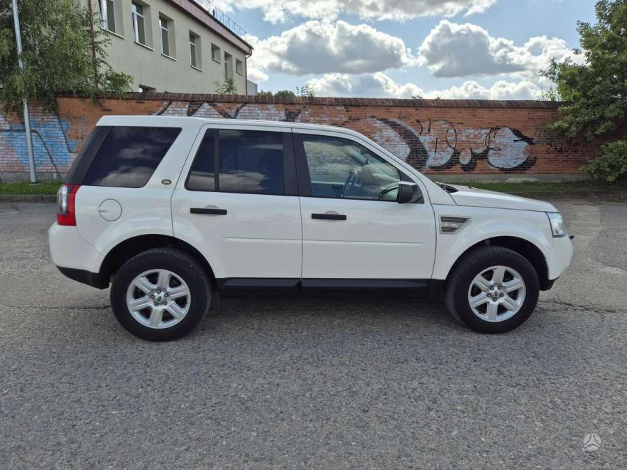 Balts Land Rover Freelander 2010 Šauļi, ar dzinēja tilpumu 2.20 L un nobraukumu 256 tūkst. km par 4500 €, foto 8 vietnē AUTOMOTO.COM.LV