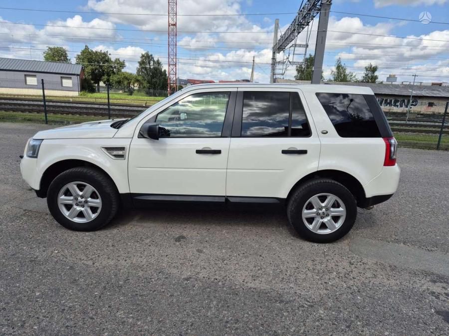 Balts Land Rover Freelander 2010 Šauļi, ar dzinēja tilpumu 2.20 L un nobraukumu 256 tūkst. km par 4500 €, foto 9 vietnē AUTOMOTO.COM.LV