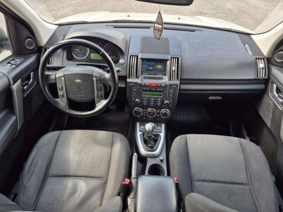 Balts Land Rover Freelander 2010 Šauļi, ar dzinēja tilpumu 2.20 L un nobraukumu 256 tūkst. km par 4500 €, foto 10 vietnē AUTOMOTO.COM.LV