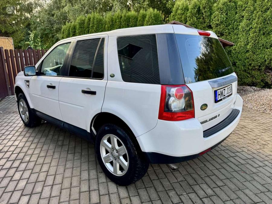 Balts Land Rover Freelander 2010 Anykščiai, ar dzinēja tilpumu 2.18 L un nobraukumu 226 tūkst. km par 3100 €, foto 4 vietnē AUTOMOTO.COM.LV