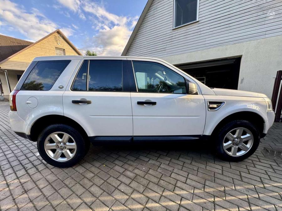 Balts Land Rover Freelander 2010 Anykščiai, ar dzinēja tilpumu 2.18 L un nobraukumu 226 tūkst. km par 3100 €, foto 8 vietnē AUTOMOTO.COM.LV