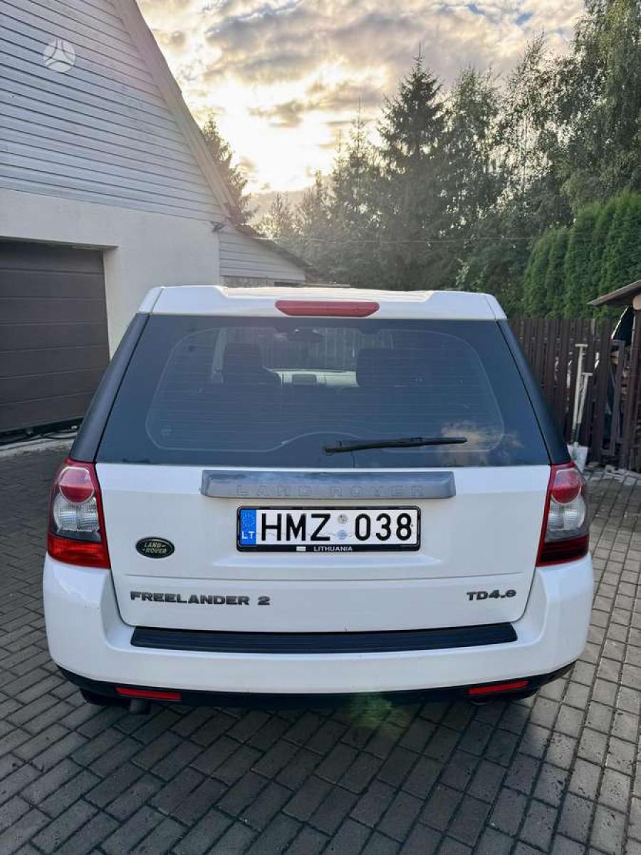 Balts Land Rover Freelander 2010 Anykščiai, ar dzinēja tilpumu 2.18 L un nobraukumu 226 tūkst. km par 3100 €, foto 9 vietnē AUTOMOTO.COM.LV