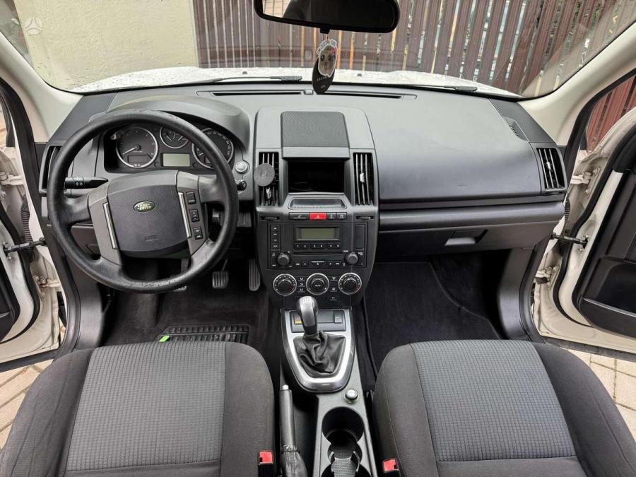 Balts Land Rover Freelander 2010 Anykščiai, ar dzinēja tilpumu 2.18 L un nobraukumu 226 tūkst. km par 3100 €, foto 10 vietnē AUTOMOTO.COM.LV