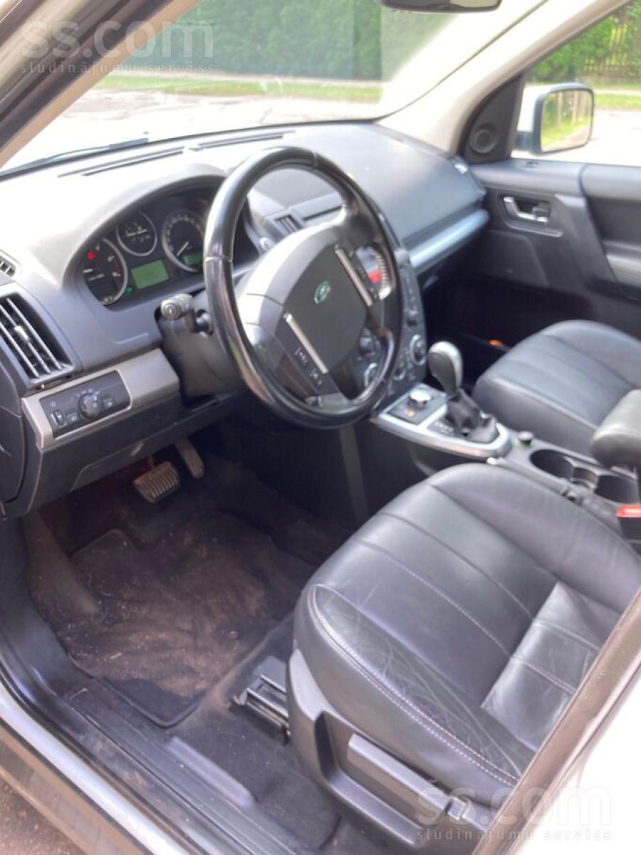 Balts Land Rover Freelander 2011 Rīga, ar dzinēja tilpumu 2.20 L un nobraukumu 223 tūkst. km par 7200 €, foto 9 vietnē AUTOMOTO.COM.LV