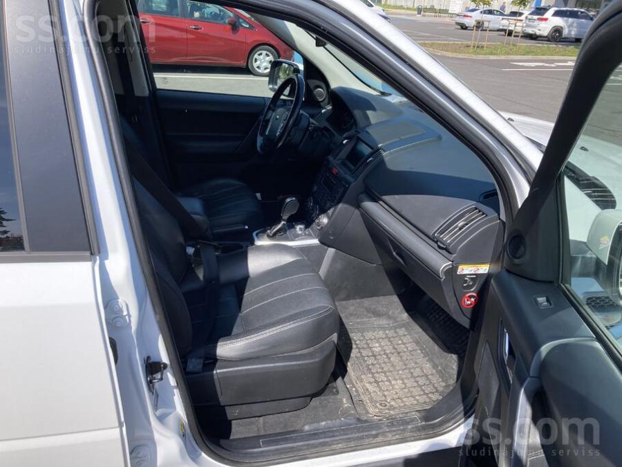 Balts Land Rover Freelander 2011 Rīga, ar dzinēja tilpumu 2.20 L un nobraukumu 223 tūkst. km par 7550 €, foto 10 vietnē AUTOMOTO.COM.LV