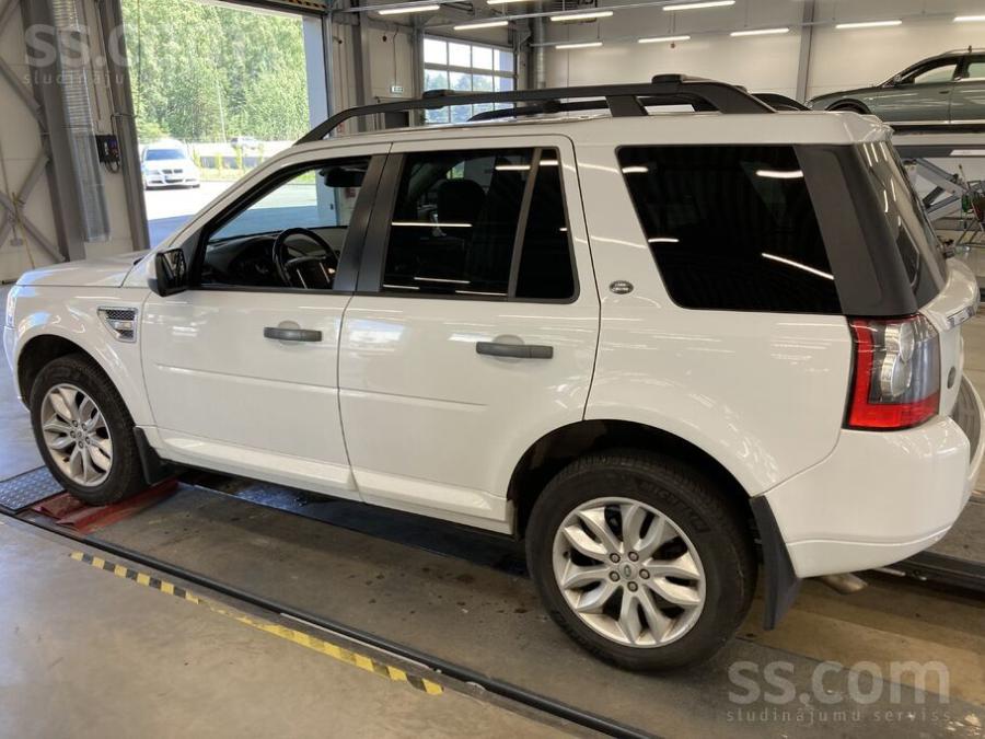 Balts Land Rover Freelander 2011 Rīga, ar dzinēja tilpumu 2.20 L un nobraukumu 223 tūkst. km par 7550 €, foto 24 vietnē AUTOMOTO.COM.LV