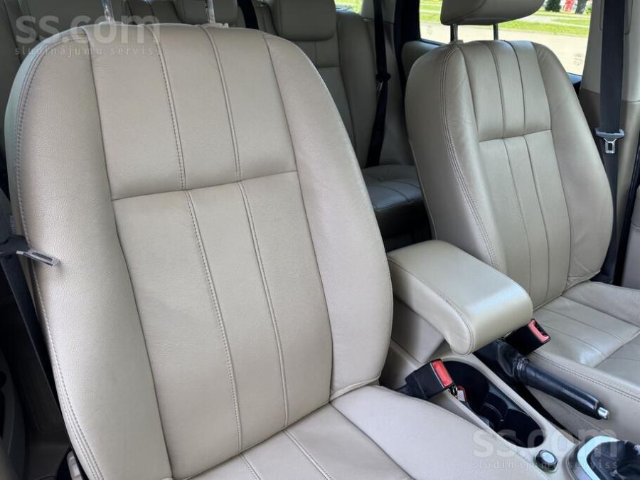 Balts Land Rover Freelander 2011 Jelgava, ar dzinēja tilpumu 2.20 L un nobraukumu 267 tūkst. km par 6950 €, foto 28 vietnē AUTOMOTO.COM.LV