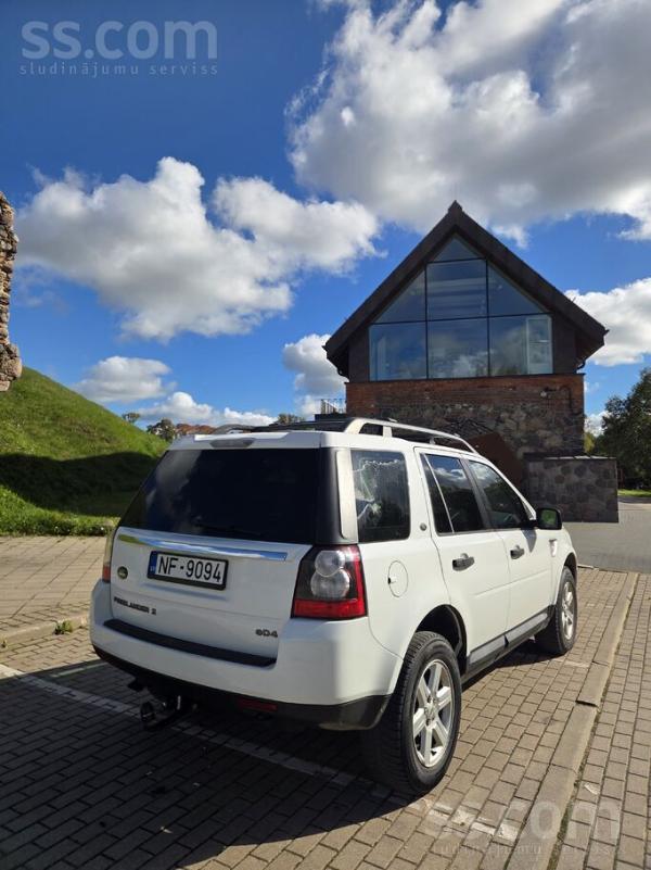 Balts Land Rover Freelander 2011 Rēzekne, ar dzinēja tilpumu 2.20 L un nobraukumu 333 tūkst. km par 6700 €, foto 4 vietnē AUTOMOTO.COM.LV