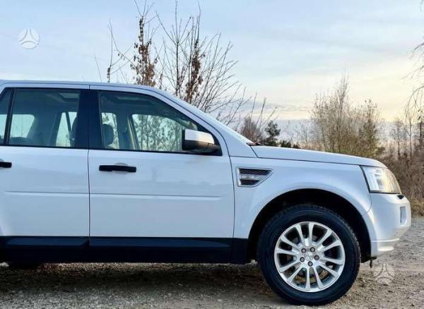 Balts Land Rover Freelander 2012 Šauļi, ar dzinēja tilpumu 2.20 L un nobraukumu 252 tūkst. km par 8450 €, foto 10 vietnē AUTOMOTO.COM.LV