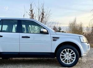 White Land Rover Freelander 2012 in Siauliai, with an engine capacity of 2.20 L and mileage of 252 thousand km for 8450 €, photo 10 on AUTOMOTO.COM.LV