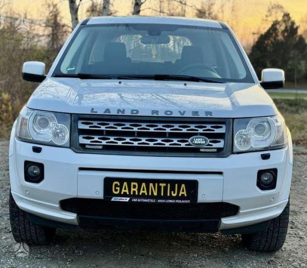 White Land Rover Freelander 2012 in Siauliai, with an engine capacity of 2.20 L and mileage of 252 thousand km for 8450 €, photo 5 on AUTOMOTO.COM.LV