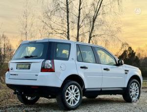White Land Rover Freelander 2012 in Siauliai, with an engine capacity of 2.20 L and mileage of 252 thousand km for 8450 €, photo 4 on AUTOMOTO.COM.LV