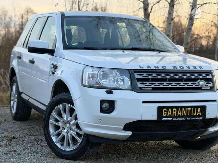 White Land Rover Freelander 2012 in Siauliai, with an engine capacity of 2.20 L and mileage of 252 thousand km for 8450 €, photo 15 on AUTOMOTO.COM.LV