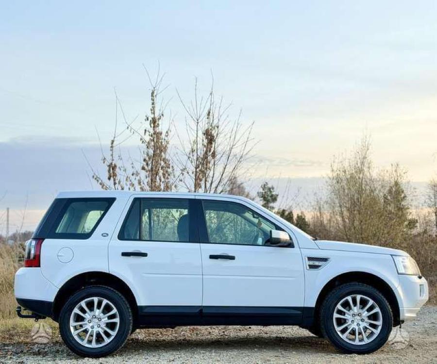 Balts Land Rover Freelander 2012 Šauļi, ar dzinēja tilpumu 2.20 L un nobraukumu 252 tūkst. km par 8450 €, foto 14 vietnē AUTOMOTO.COM.LV