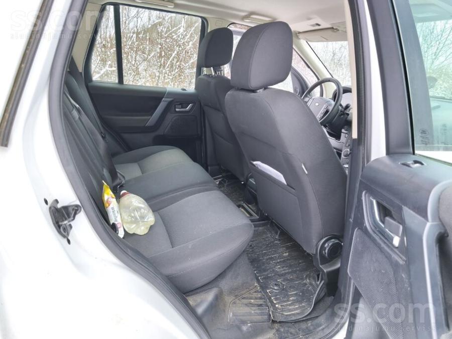 Balts Land Rover Freelander 2012 Ludza, ar dzinēja tilpumu 2.20 L un nobraukumu 205 tūkst. km par 6900 €, foto 13 vietnē AUTOMOTO.COM.LV