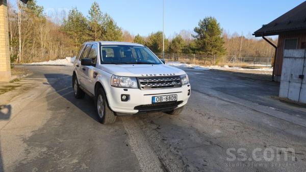 White Land Rover Freelander 2012 in Ludza, with an engine capacity of 2.20 L and mileage of 208 thousand km for 7100 €, photo 3 on AUTOMOTO.COM.LV