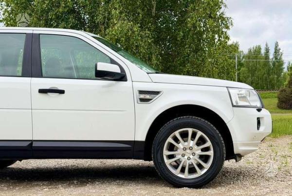 Balts Land Rover Freelander 2012 Šauļi, ar dzinēja tilpumu 2.20 L un nobraukumu 252 tūkst. km par 8450 €, foto 10 vietnē AUTOMOTO.COM.LV
