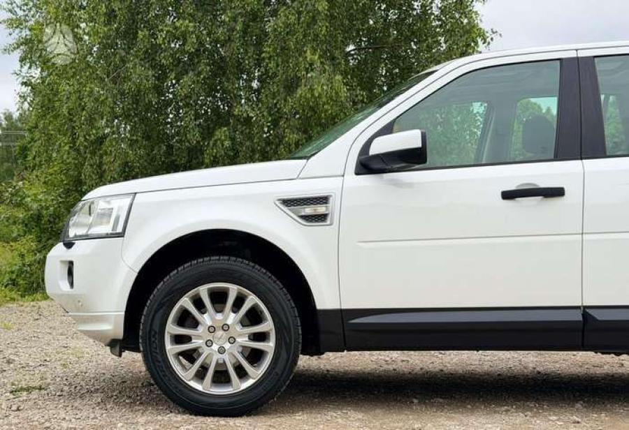 Balts Land Rover Freelander 2012 Šauļi, ar dzinēja tilpumu 2.20 L un nobraukumu 252 tūkst. km par 8450 €, foto 8 vietnē AUTOMOTO.COM.LV