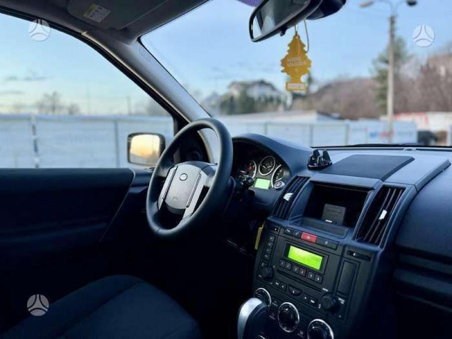 Balts Land Rover Freelander 2012 Šauļi, ar dzinēja tilpumu 2.20 L un nobraukumu 252 tūkst. km par 8450 €, foto 25 vietnē AUTOMOTO.COM.LV