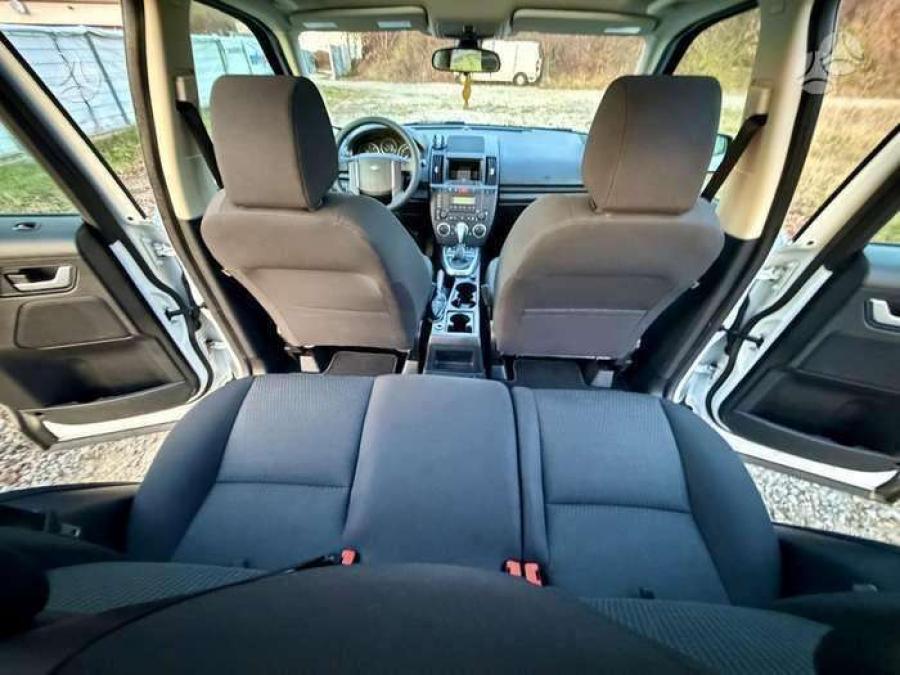 Balts Land Rover Freelander 2012 Šauļi, ar dzinēja tilpumu 2.20 L un nobraukumu 252 tūkst. km par 8450 €, foto 32 vietnē AUTOMOTO.COM.LV