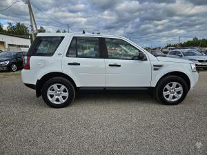 White Land Rover Freelander 2012 in Radviliskis, with an engine capacity of 2.18 L and mileage of 217 thousand km for 6600 €, photo 10 on AUTOMOTO.COM.LV