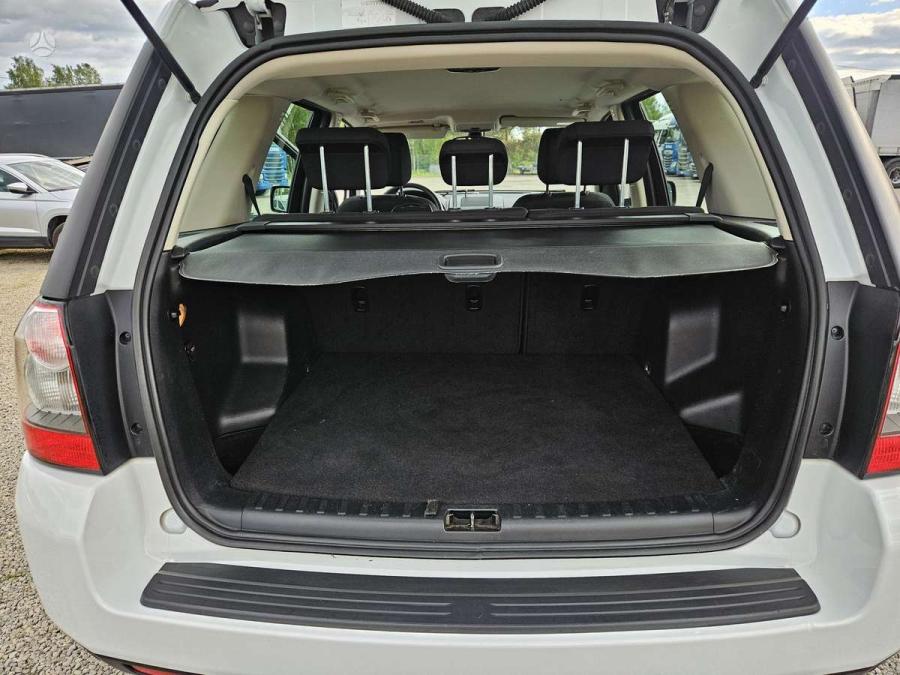 White Land Rover Freelander 2012 in Radviliskis, with an engine capacity of 2.18 L and mileage of 217 thousand km for 6600 €, photo 29 on AUTOMOTO.COM.LV
