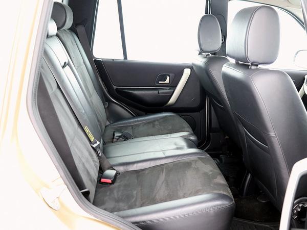 Dzeltens Land Rover Freelander 2006 Tallina, ar dzinēja tilpumu 2.50 L un nobraukumu 124 tūkst. km par 2499 €, foto 7 vietnē AUTOMOTO.COM.LV