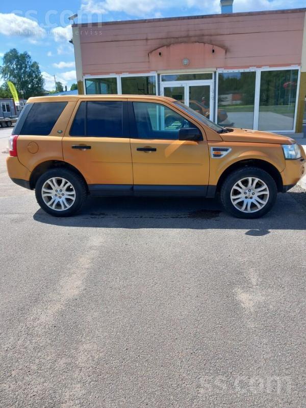 Yellow Land Rover Freelander 2007 in Cesis, with an engine capacity of 2.20 L and mileage of 305 thousand km for 2990 €, photo 7 on AUTOMOTO.COM.LV