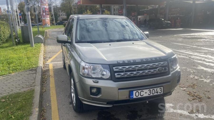Yellow Land Rover Freelander 2011 in Riga, with an engine capacity of 2.20 L and mileage of 357 thousand km for 7500 €, photo 4 on AUTOMOTO.COM.LV