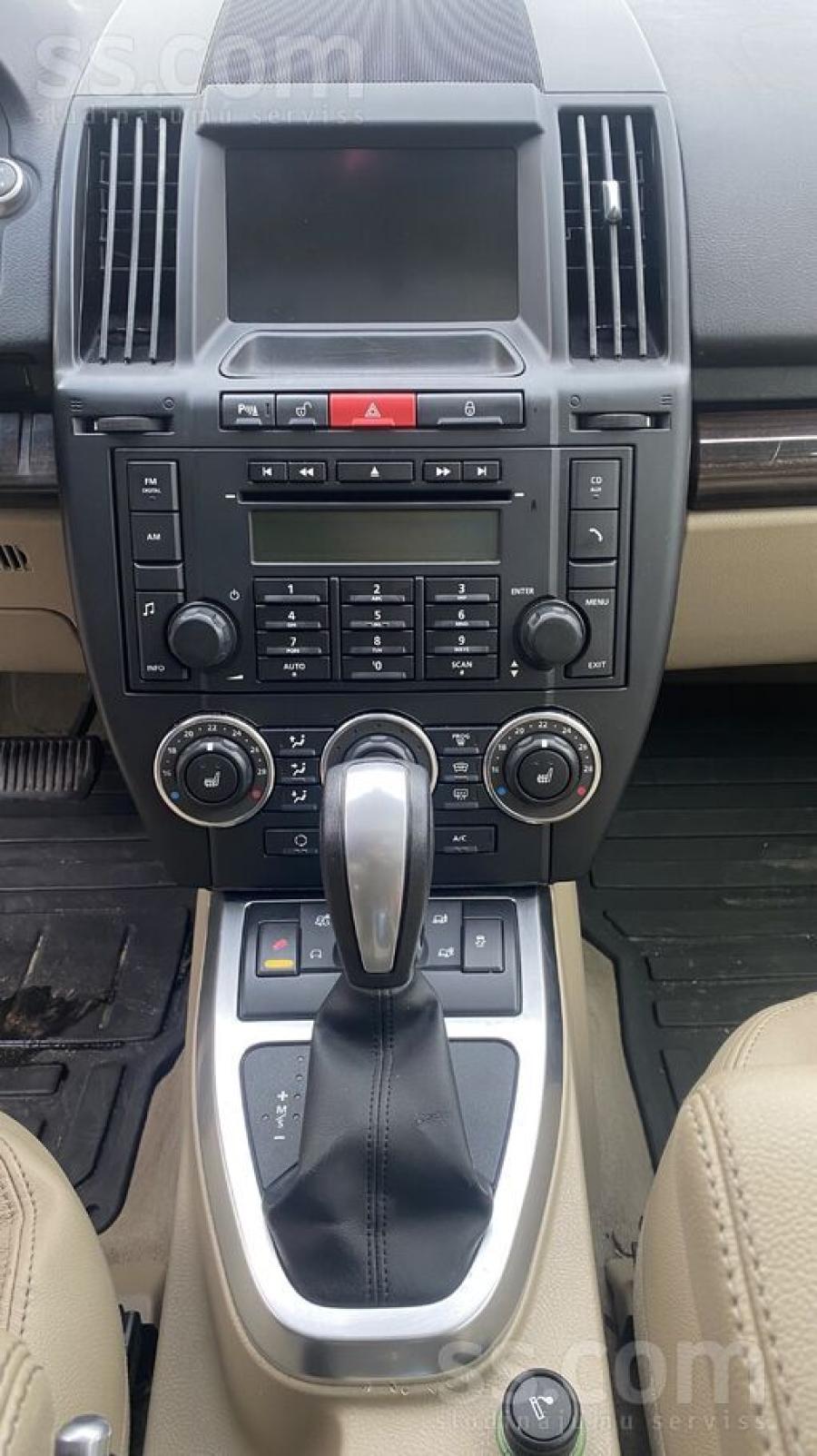 Yellow Land Rover Freelander 2011 in Riga, with an engine capacity of 2.20 L and mileage of 357 thousand km for 7500 €, photo 12 on AUTOMOTO.COM.LV