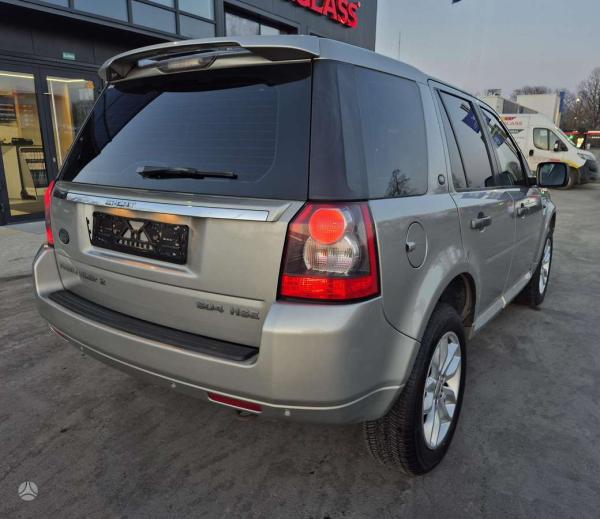 Land Rover Freelander 2012 in Panevezys on AUTOMOTO.COM.LV Yellow Land Rover Freelander 2012 in Panevezys, with an engine capacity of 2.18 L and mileage of 265 thousand km for 2999 €, photo 6 on AUTOMOTO.COM.LV