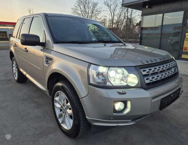 Land Rover Freelander 2012 in Panevezys on AUTOMOTO.COM.LV Yellow Land Rover Freelander 2012 in Panevezys, with an engine capacity of 2.18 L and mileage of 265 thousand km for 2999 €, photo 8 on AUTOMOTO.COM.LV
